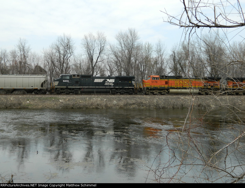 NS 8400 & BNSF 5176